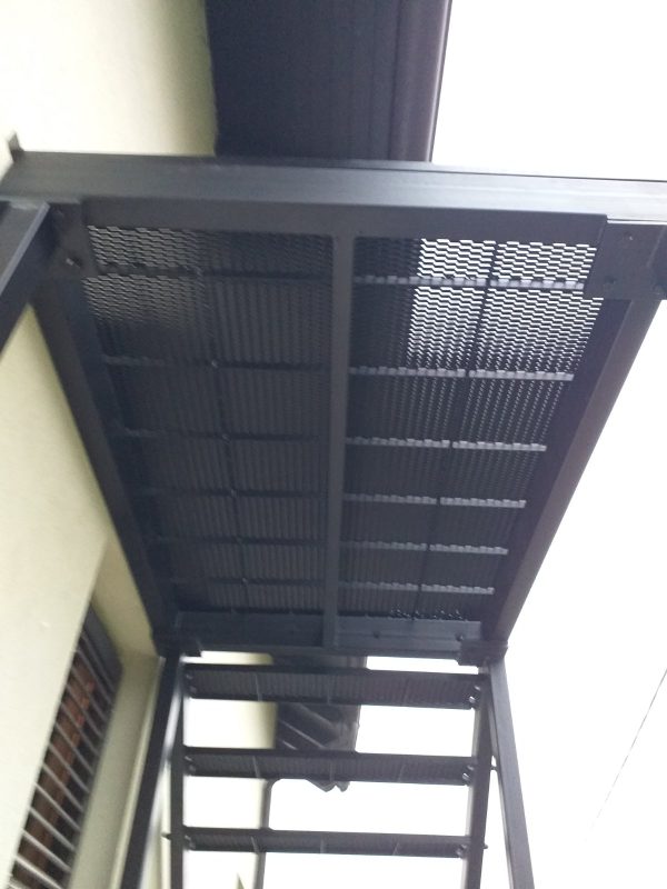 "Expanded metal mesh" on the stairs - Metal tehnologija